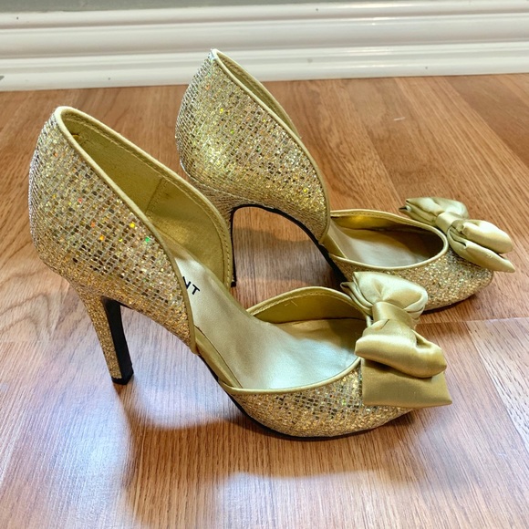 Shoemint | Shoes | Gold Shoemint Heels | Poshmark